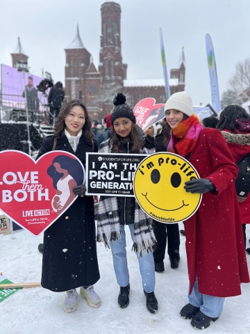 Mike Pence Meets Canadian Pro-Life Youth, Inspires Them to Fight For Life